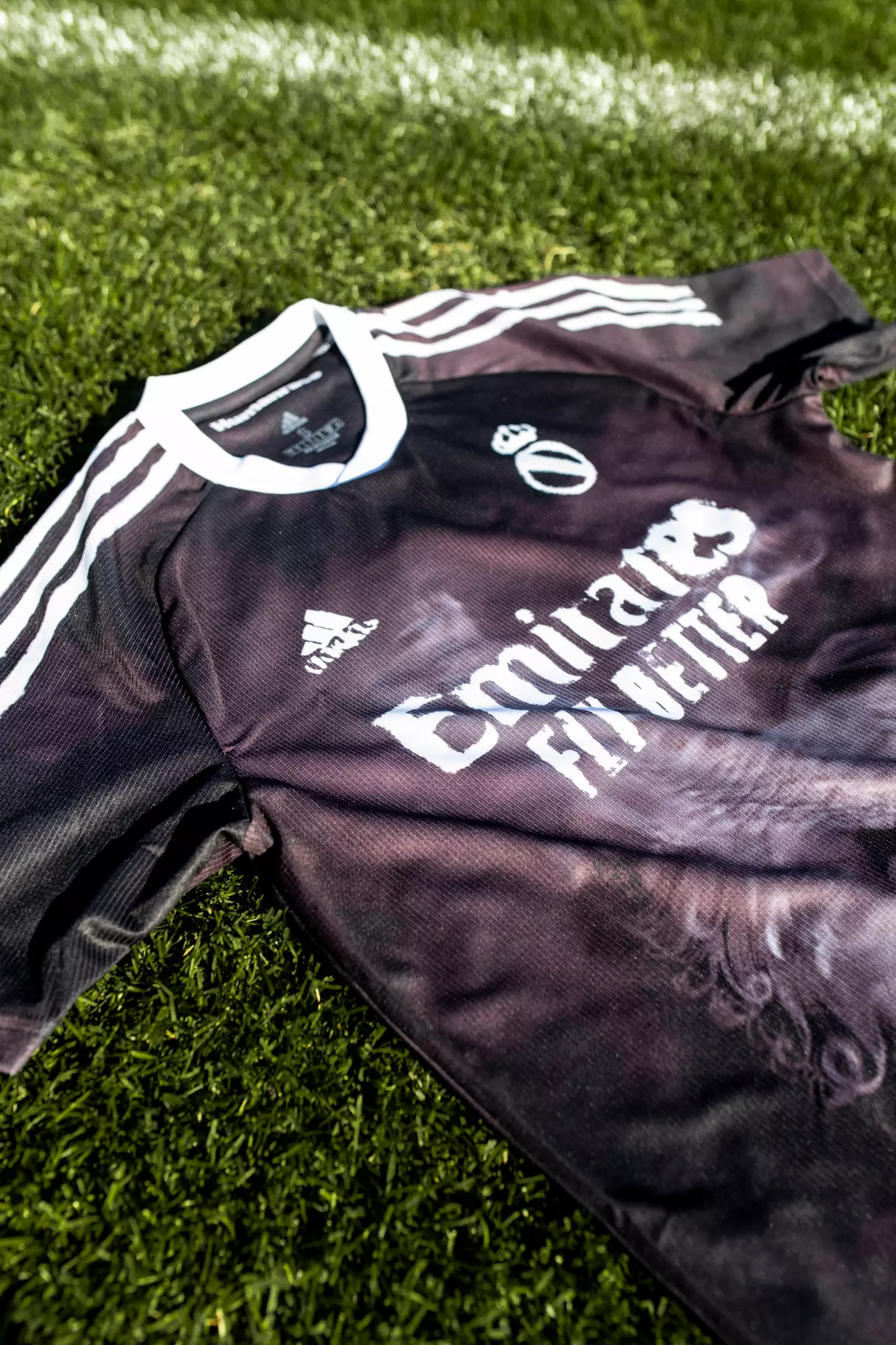 «Реал Мадрид» — это новая футболка, разработанная Фарреллом и adidas Human Race.