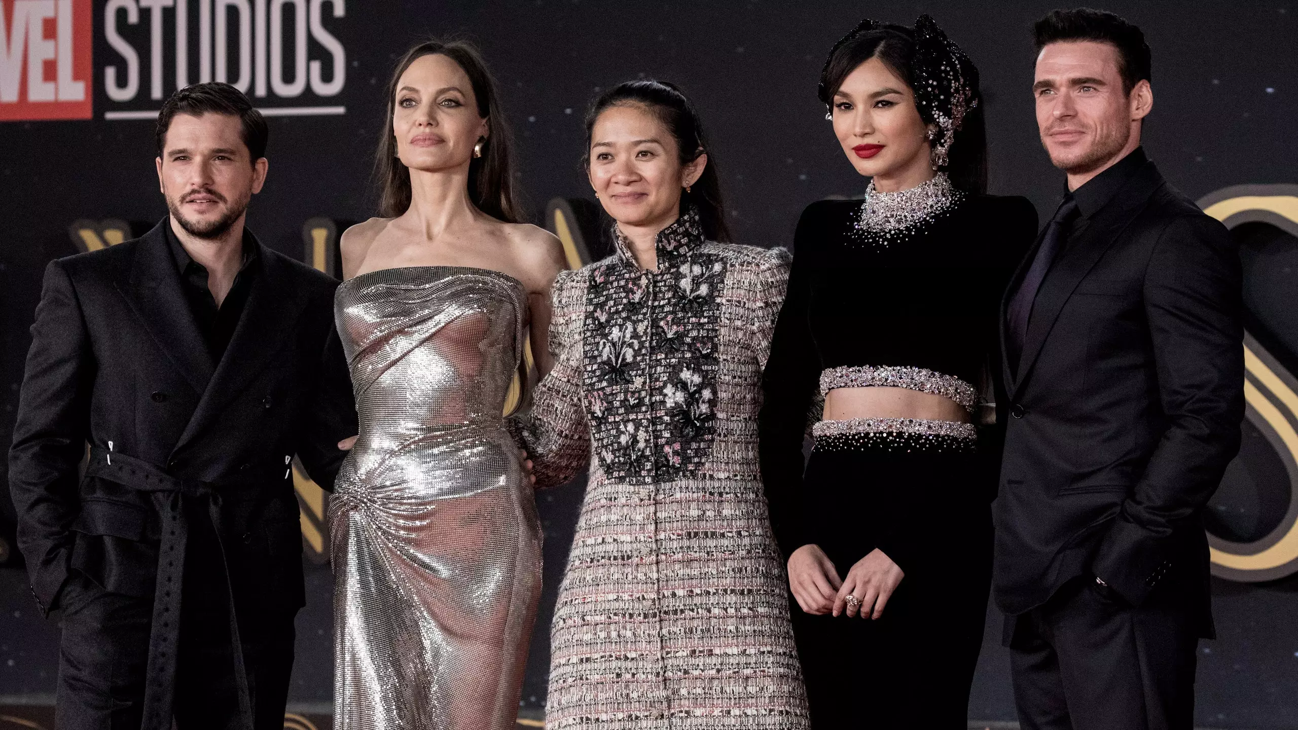 Kit Harington Angelina Jolie Chloe Zhao Gemma Chan und Richard Madden bei der Eternals-Premiere in Rom.