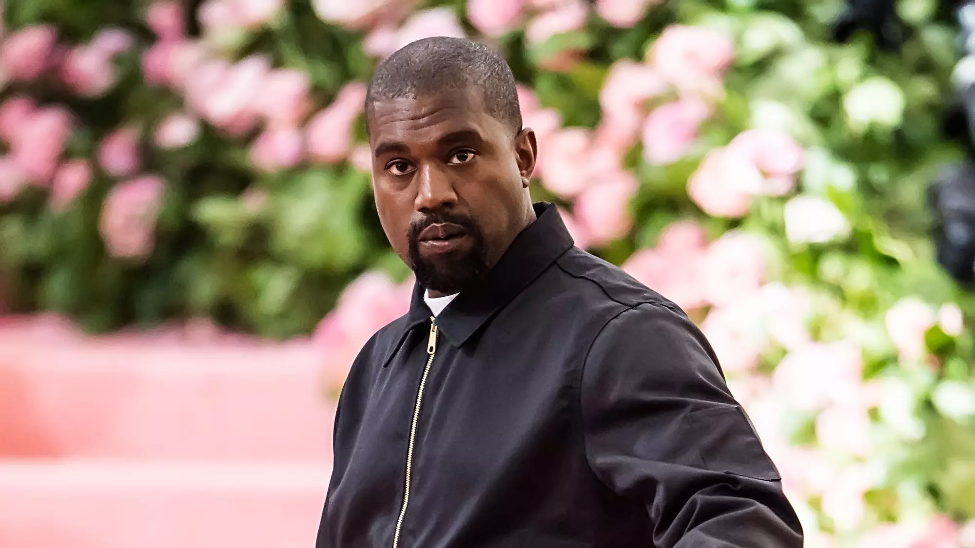 NEW YORK NY MAY 06 Kanye West가 2019 Met Gala Celebrating Camp Notes on Fashion at The...