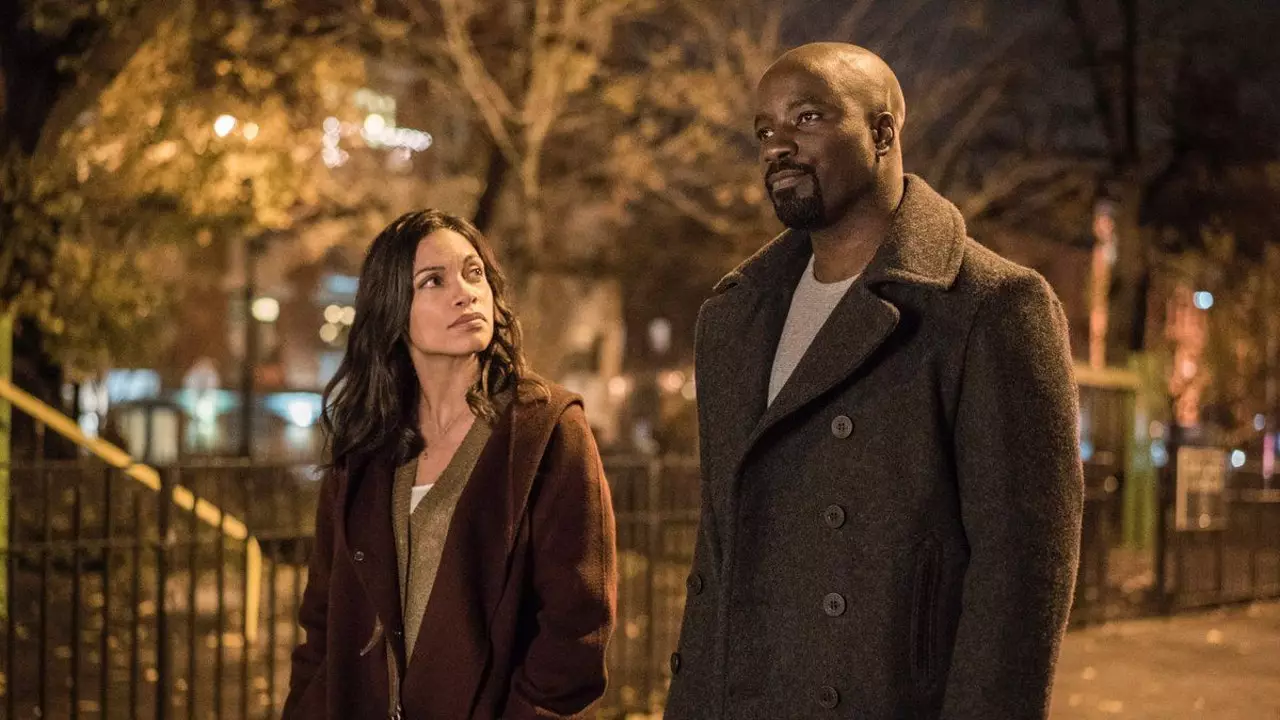 Kanthi 'Luke Cage', seri Marvel menang ing tumindak, sikap lan funky