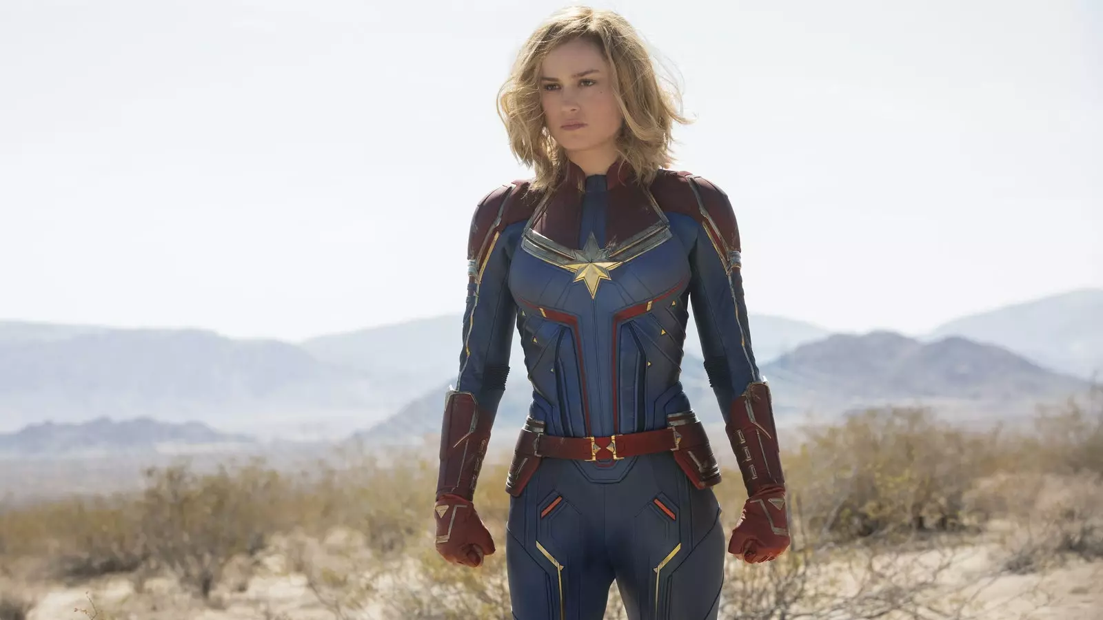 Captain Marvel se chystá kopnout krocana domů.