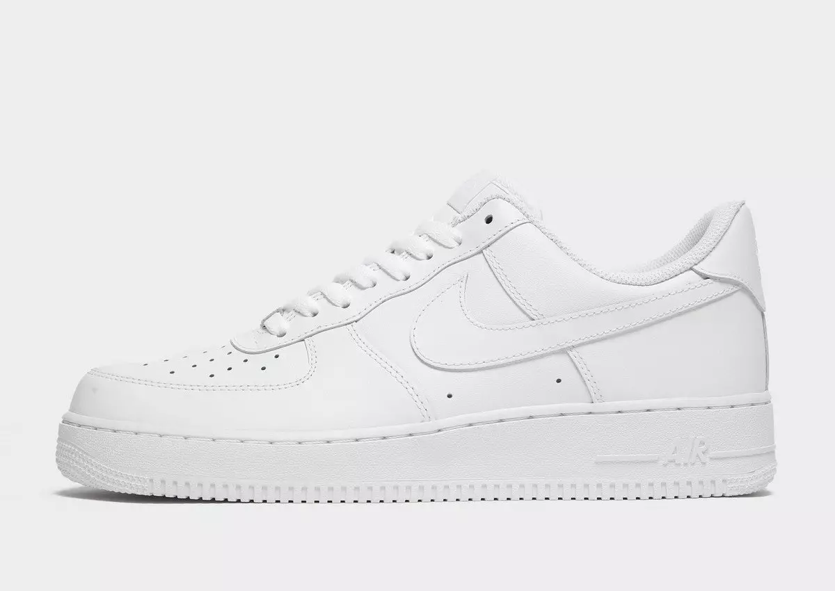 Ang Nike Air Force 1 award labing maayo nga sneakers 2020