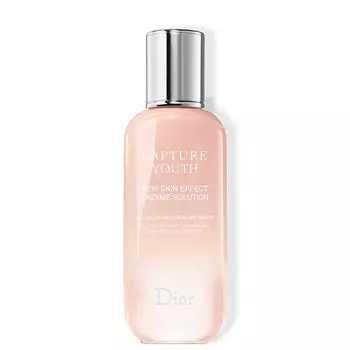 Dior Capture Youth Toner ราคา 4,190 ยูโร Dior รวมเอ็นไซม์ที่ช่วยสลายเซลล์ผิวที่ตายแล้ว...