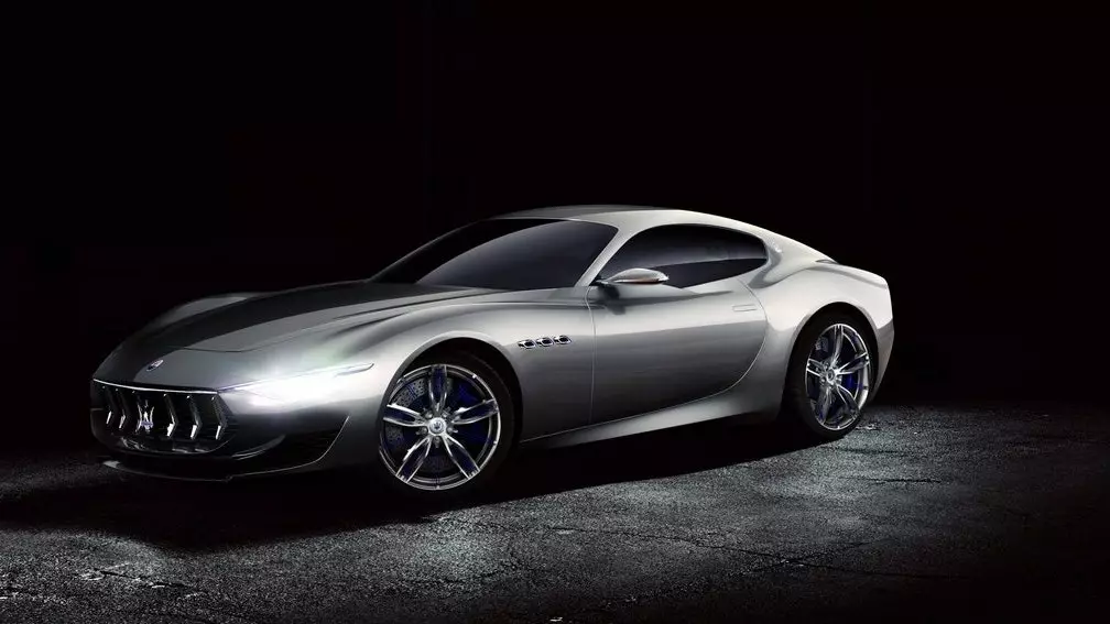 Com podria ser el Maserati Alfieri.