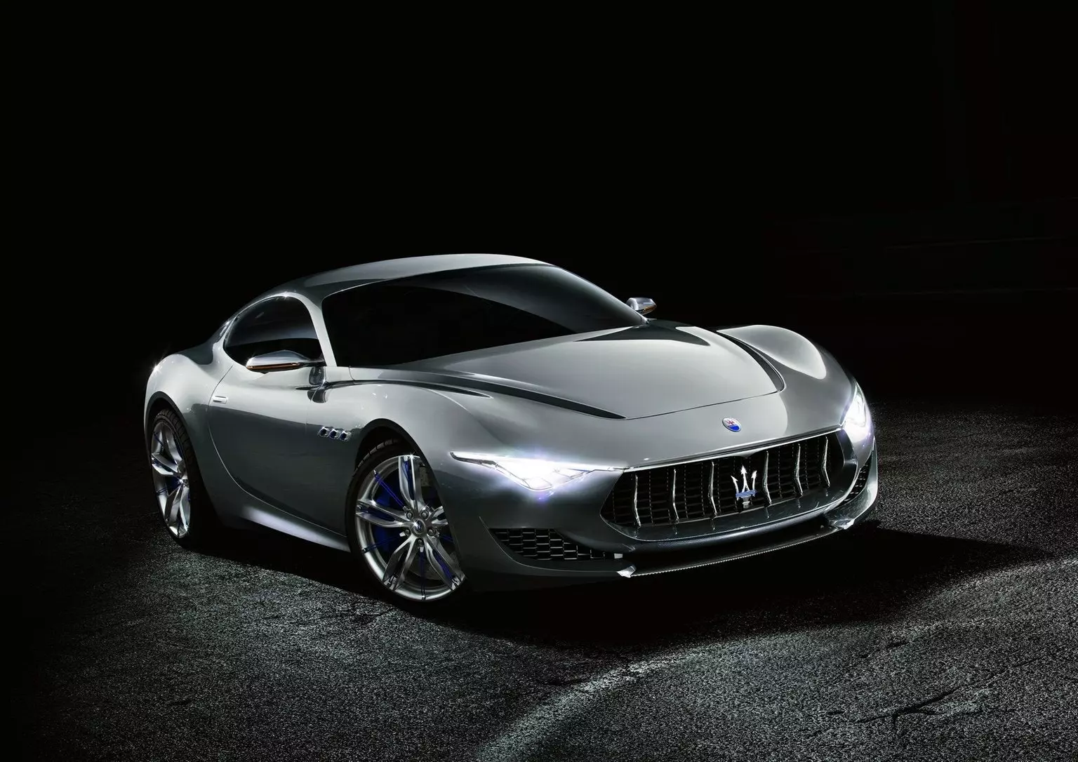 Com podria ser el Maserati Alfieri.