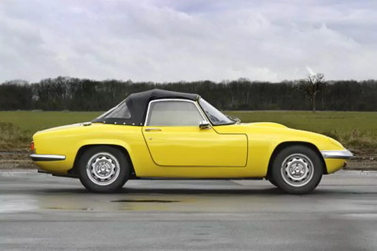 lotus-elan