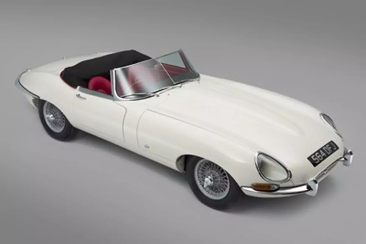 I-Jaguar Etype Roadster