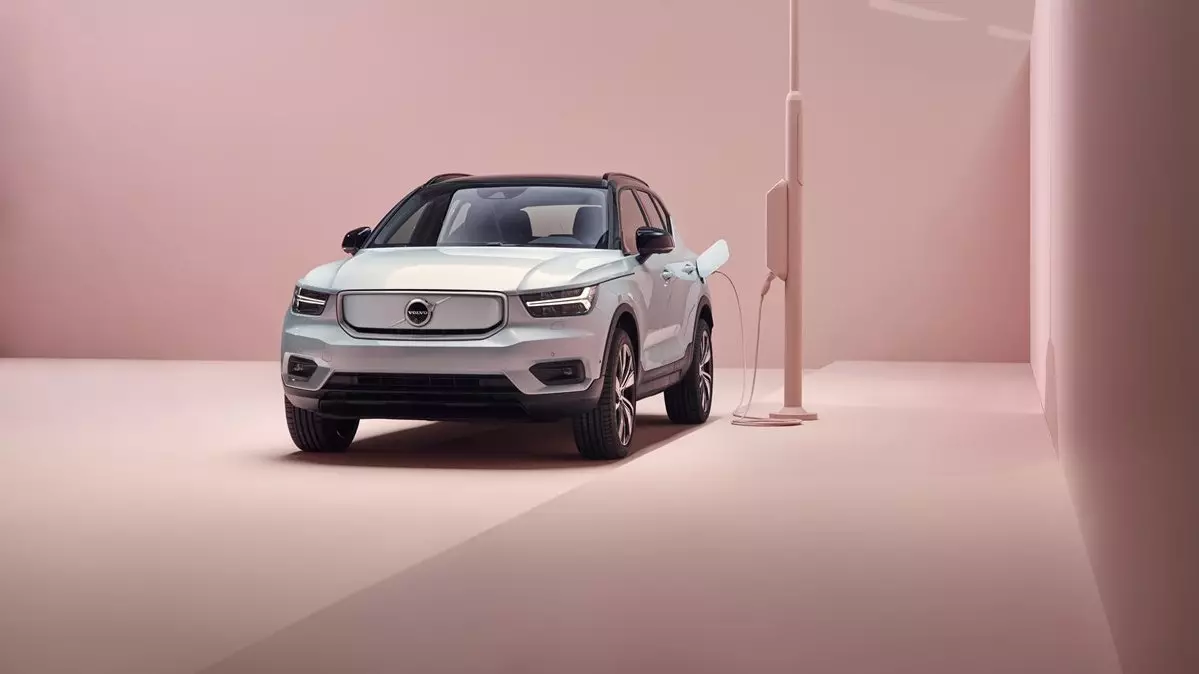 volvo xc40 надополнување